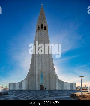 Interior of Hallgrímskirkja (church of Hallgrímur), Lutheran (Church of ...