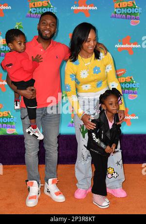 Kel Mitchell and family attend the 2023 Nickelodeon Kids' Choice Awards ...