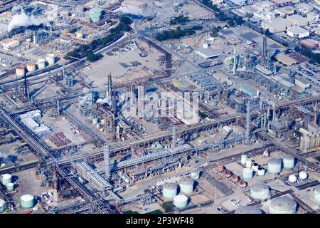 The Chevron Products Company El Segundo refinery is seen on Monday, Oct ...