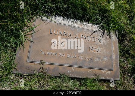 ROCK, PRETTY BABY, Luana Patten, John Saxon, director Richard Bartlett ...