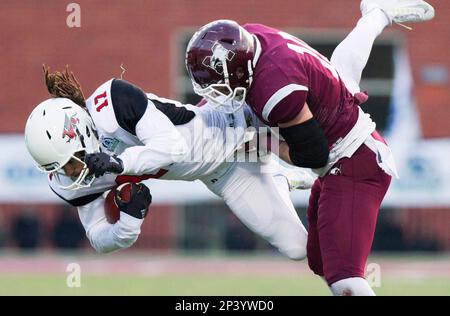 Joe Joyce (left) in action against Bryant Jennings during the WBA Gold ...