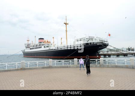 The Hikawa Maru ocean liner docking by the Yamashita Park in Yokohama ...