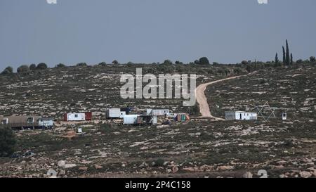 Israeli outpost seen outside the boundaries of its parent Jewish ...