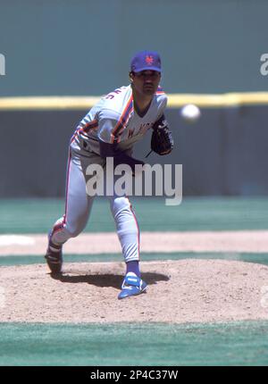 New York Mets Ron Darling (12) in action during a game from the 1988 ...