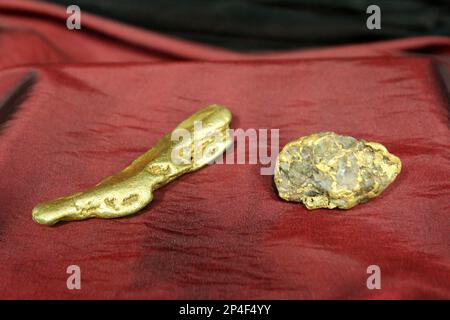 replica of the largest gold nugget found in WA, the Golden Eagle ...