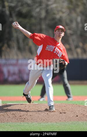 Houston Cougars pitcher Jake Lemoine (26) delivers a pitch to the plate ...