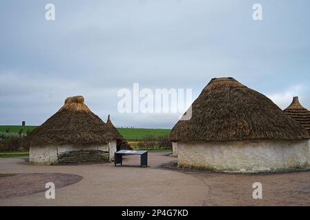 Exterior architecture and design of Neolithic houses at Stonehenge ...