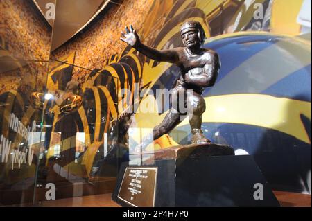Heisman Trophy on display at the newly opened Sports Museum of America ...