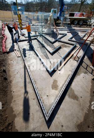 Glass Labyrinth by Robert Morris, 2014, Nelson-Atkins Museum of Art ...