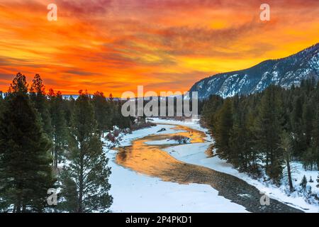winter sunrise over the blackfoot river near ovando, montana Stock ...