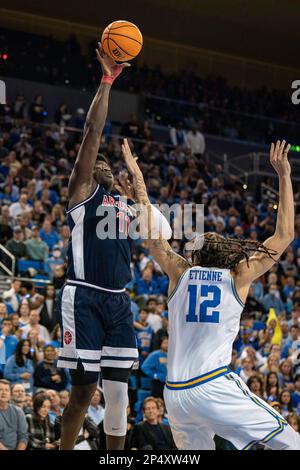 Arizona Wildcats center Oumar Ballo (11) blocks a shot by UCLA Bruins ...