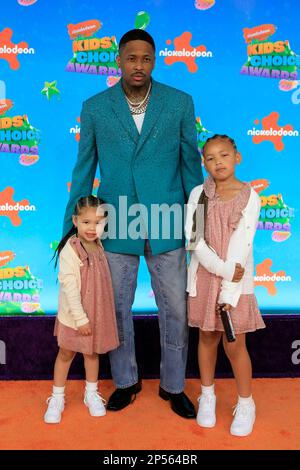 LOS ANGELES - MAR 4: YG, Keenon Dequan Ray Jackson at the Kids Choice ...