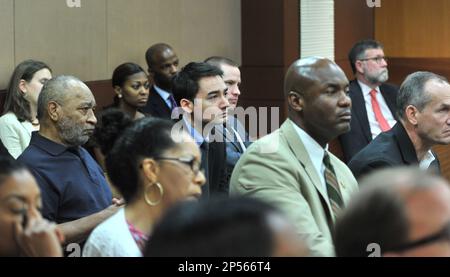 Former APS area superintendent Tamara Cotman listens to opening ...