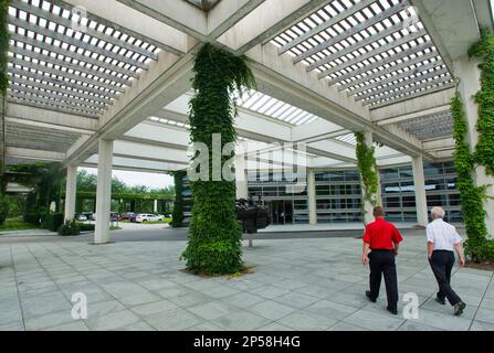 Cummins Corporate Office Building, designed by Kevin Roche, Columbus ...