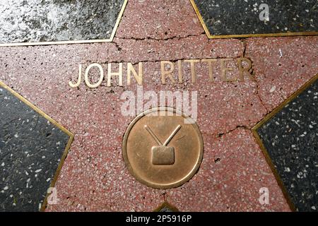 Actor John Ritter stars in ABC television's :Hooperman" for the new ...