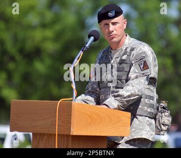 82nd Sustainment Brigade commander Col. Chris Sharpsten and Massena, N ...
