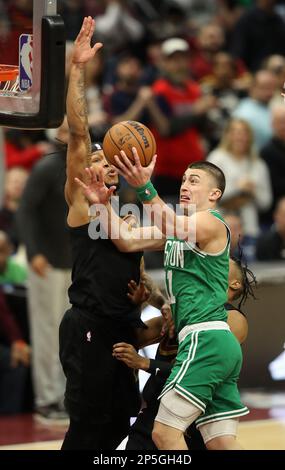 Boston Celtics guard Payton Pritchard (11) drives to the basket against ...