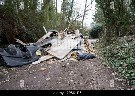 Fly tipping on a popular Buckinghamshire bridleway and footpath Stock ...