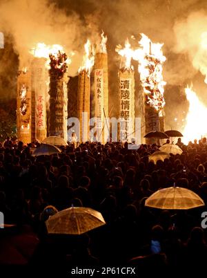 Giants taimatsu, torches flame up in the sky during Taimatsu Akashi ...