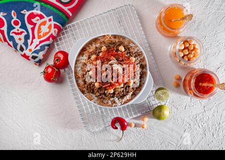 Egyptian Koshary images, Traditional Egyptian food, Delicious Koshary ...