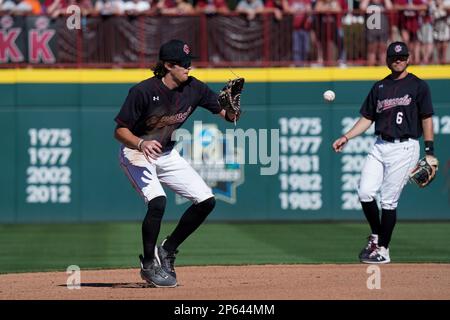 South Carolina shortstop Braylen Wimmer rounds second after hitting a ...