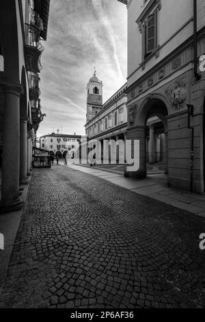 Piazza della Repubblica di Novara Italia Stock Photo - Alamy