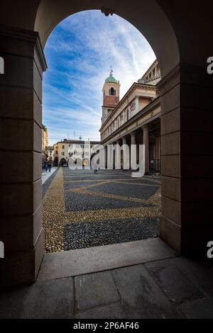 Piazza della Repubblica di Novara Italia Stock Photo - Alamy