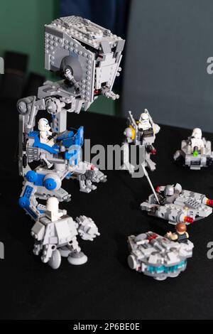 The rebel alliance, the Mandalorian and Grogu confront an AT-ST combat ...