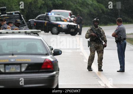 member of the FBI SWAT team on top of a building Stock Photo - Alamy