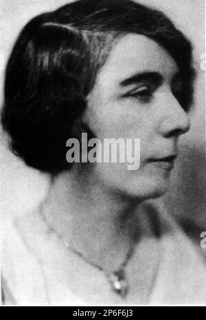 nora barnacle, wife of james joyce with children Stock Photo - Alamy