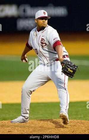 Florida State Seminoles relief pitcher Robert Benincasa #22 winds up ...