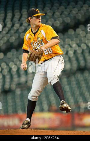 Tennessee Volunteers starting pitcher Drew Beam (32) in action against ...