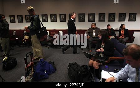 Assistant U.S. Attorney Jeffrey Paulsen, left, speaks during a news ...