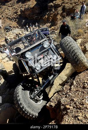 Rock crawling 4 wheel drive buggy Stock Photo - Alamy