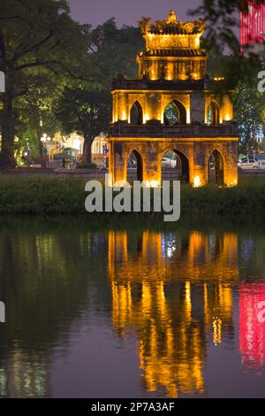 Vietnam, Hanoi, skyline, Hoan Kiem Lake, Turtle Tower Stock Photo - Alamy