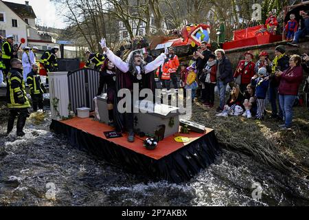 Zuber on the river Schiltach, Da-Bach-na-Fahrt, traditional carnival ...