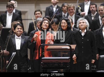 Legendary Japanese conductor Seiji Ozawa, 75, takes the baton for his ...