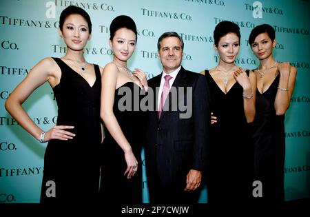Tiffany & Co. flagship jewelry store on Fifth Avenue reopened its newly ...
