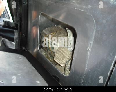 Hummer H2 stretch limo from the Limo Club Exceptional company at Mount ...