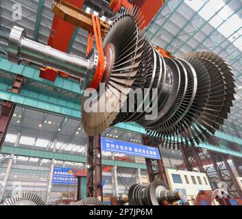 The rotor of China's first 1 million KW nuclear power steam turbine is ...