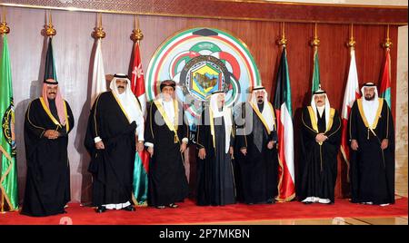 Sultan Qaboos bin Said al Said portrait from Oman money Stock Photo - Alamy