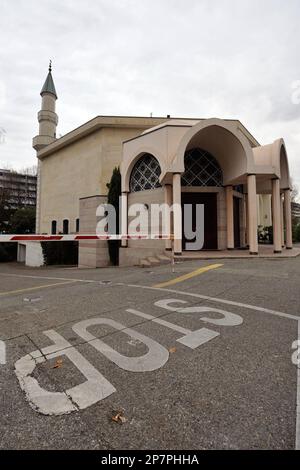 Muslims in mosque, Geneva, Switzerland, Europe Stock Photo - Alamy
