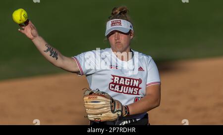 Louisiana designated player Laney Credeur runs to first against ...