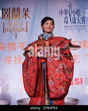 Li Ruoning, a contestant in the Miss Chinese Cosmos Pageant 2009 ...