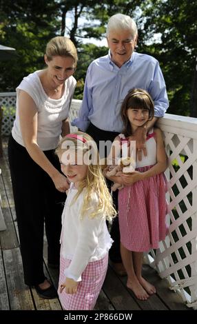 Christopher Dodd and wife Jackie Clegg Dodd attend the SNL 40th ...