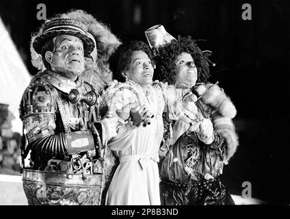 THE WIZ TED ROSS as the Lion, MICHAEL JACKSON as the Scarecrow, DIANA ...