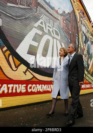 Loyalist murals during The Troubles, Northern Ireland Conflict, Belfast ...