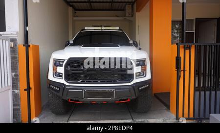 Ford car front grill custom modification Stock Photo - Alamy