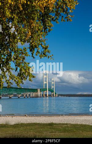 Mackinaw City Bridge Michigan Autumn Fall St Ignace Stock Photo - Alamy