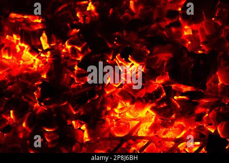 Coals glow after burning wood fire Stock Photo - Alamy